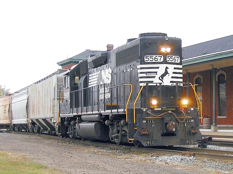 NS 5567 NS GP38-2